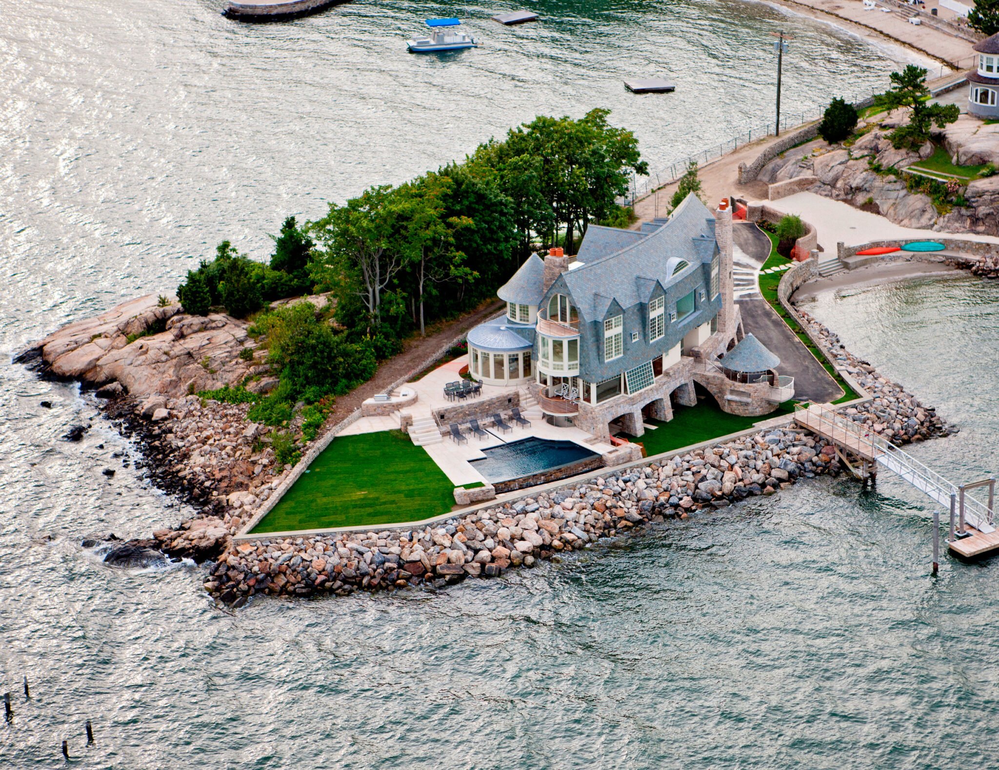 How Waterfront Architecture Deals With the Bigger Picture